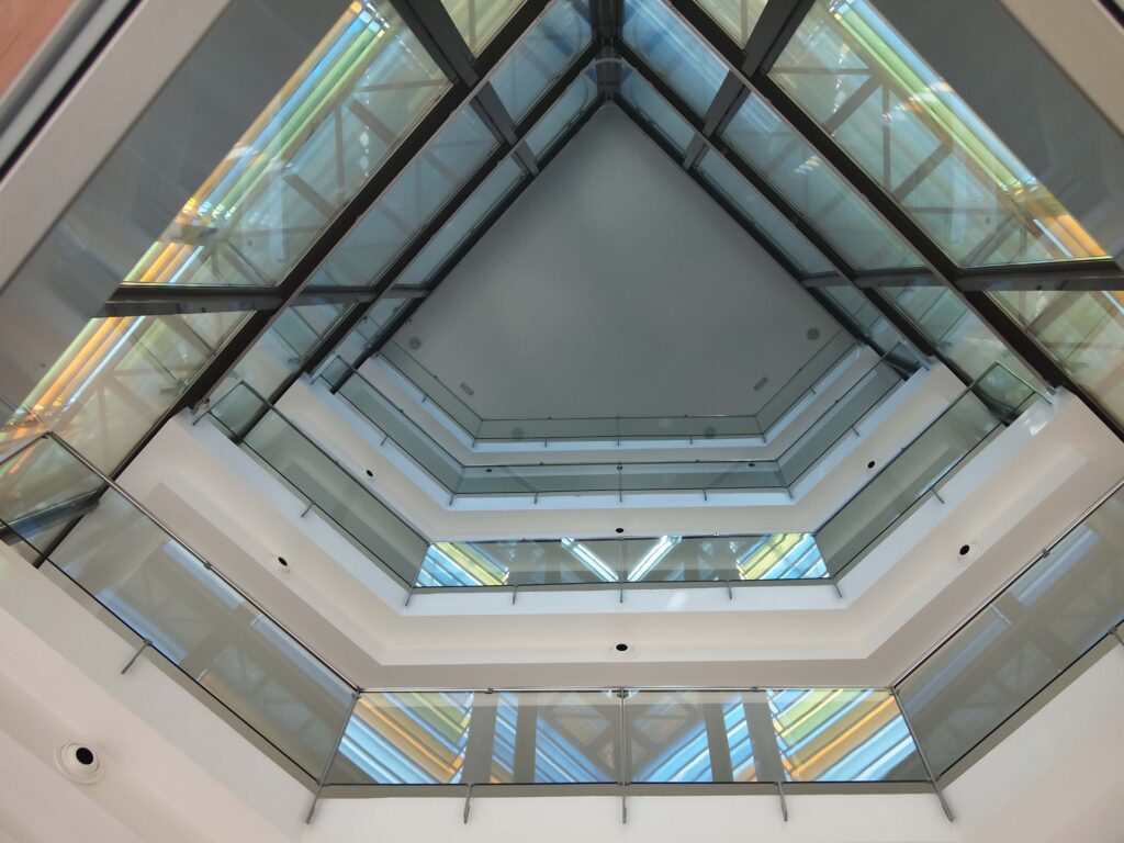 Admissions requirements by educational system | IQS